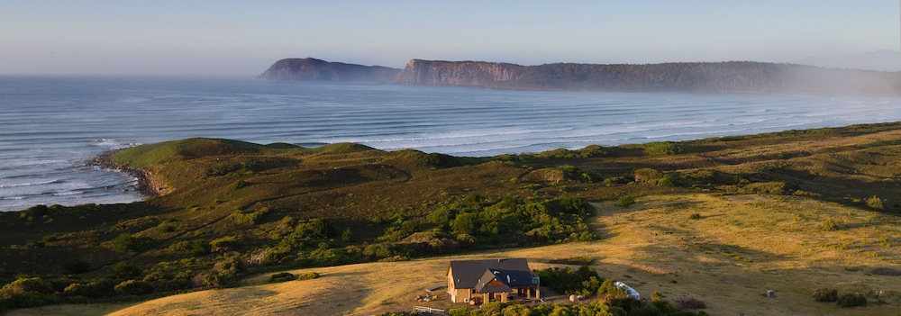 Cloudy Bay Villa - Bruny Island