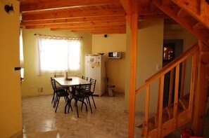 Bungalow, 2 quartos | Refeições no quarto