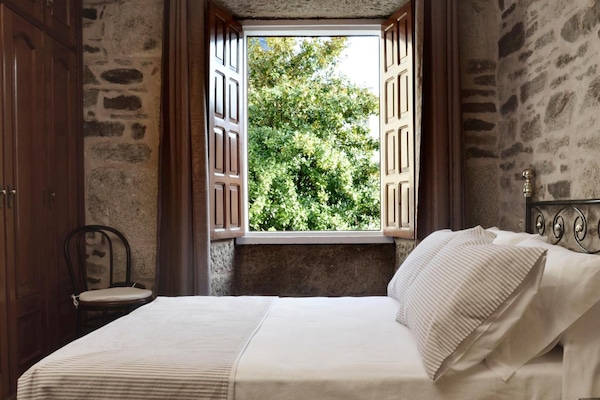 Wi-Fi de cortesia, roupa de cama