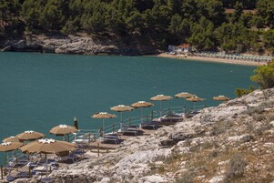 Uma praia privada, praia de areia branca, autocarro para a praia 