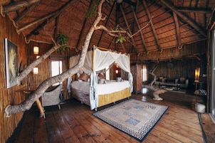 Dream (Luxury Honeymoon TreeHouse)  | Cofres nos quartos, roupa de cama