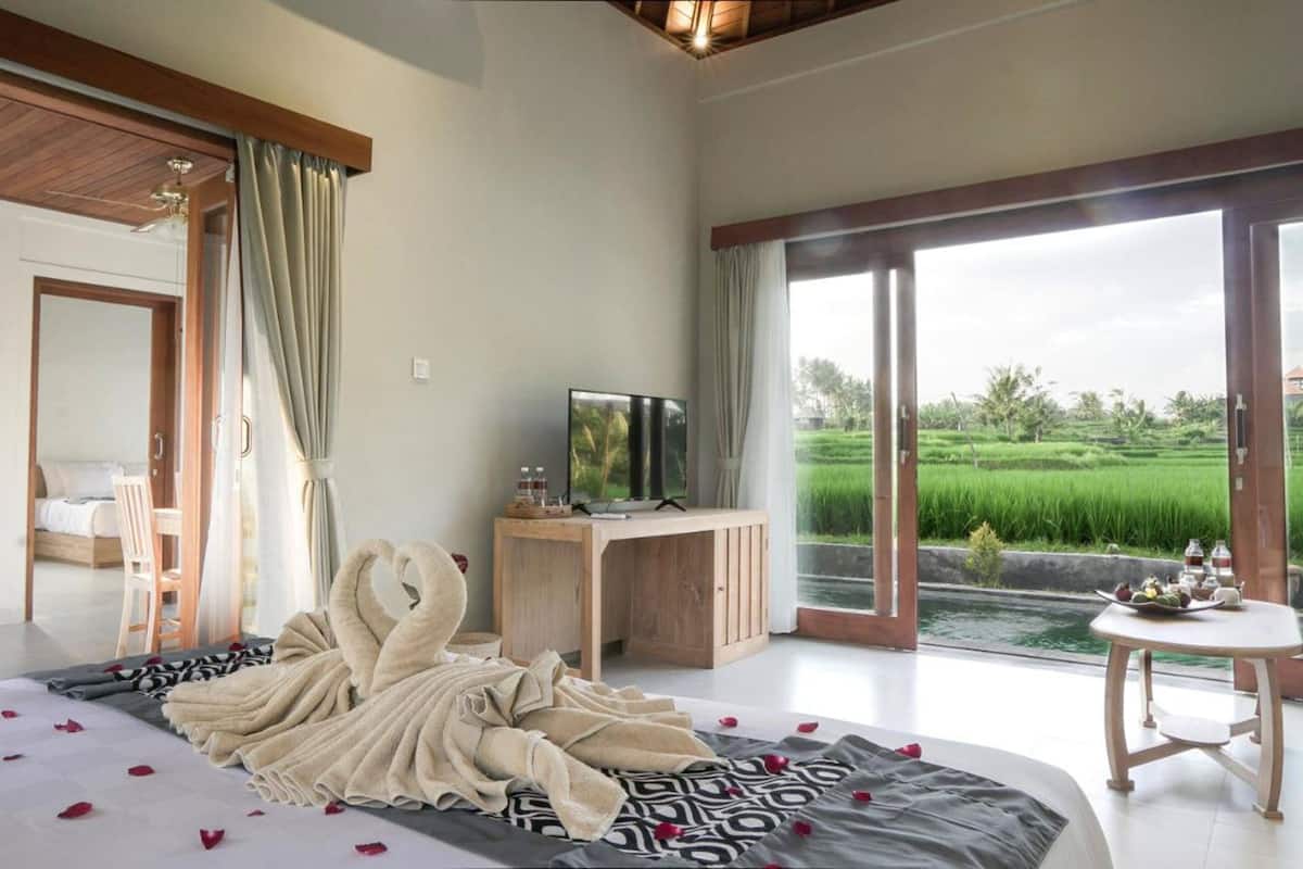 Villa, 2 quartos, piscina privativa | Roupa de alta qualidade, minibar, cofre no quarto, secretária 