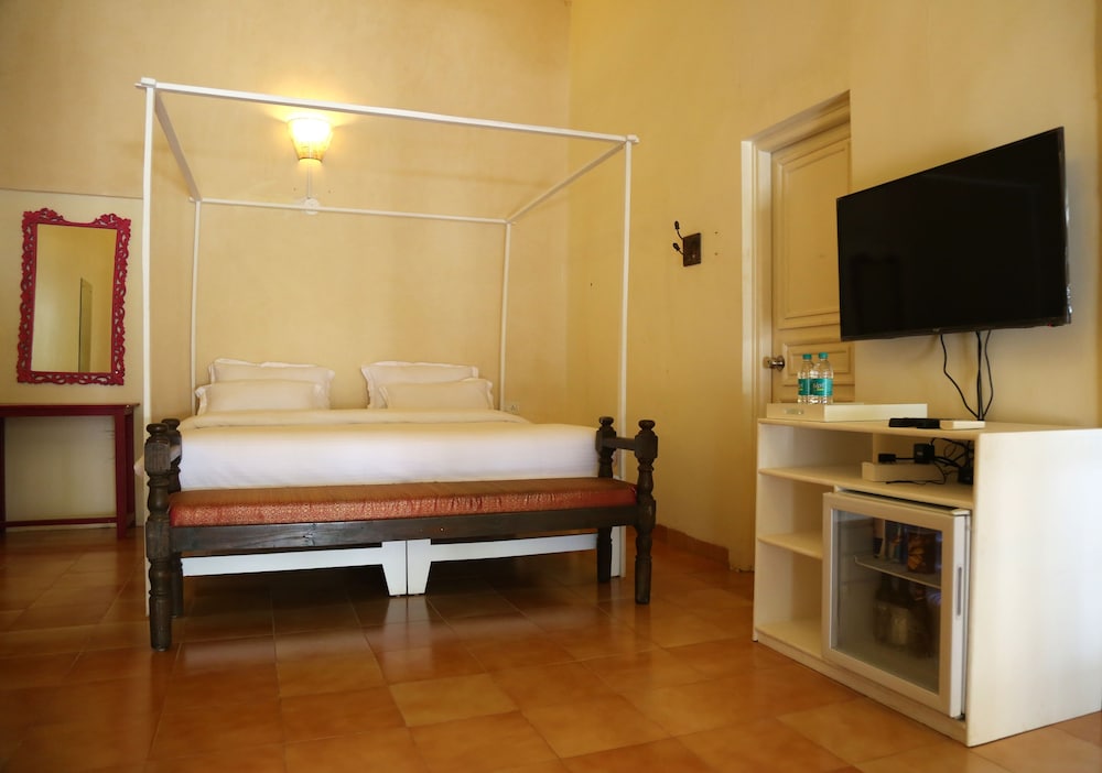 Shantie Shakthi Vagator Resort With Swimming Pool - Anjuna