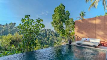 Romance Valley Pool Villa | Piscina | Piscina exterior, da(s) 7:00 à(s) 22:00, guarda-sóis, espreguiçadeiras