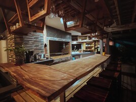 Vila família, 5 quartos, piscina particular, vista para a lagoa | Cozinha privada | Geladeira grande, micro-ondas, fogão, cooktop