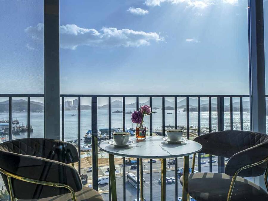 VIP | Edredons de pluma, cortinas blackout, Wi-Fi de cortesia, roupa de cama