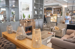 Área de estar no saguão