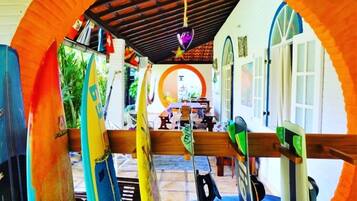 Arrumação de equipamento de esqui