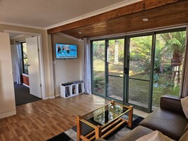 Quarto Duplo para 1 Pessoa, 1 quarto, banheira de hidromassagem, vista para a montanha | Com decoração personalizada, com mobília individualizada 