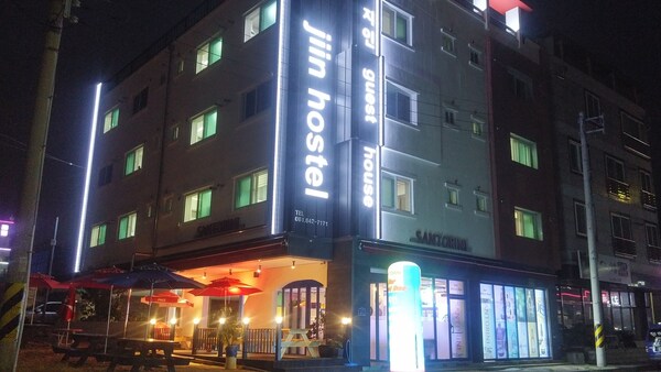 Jiin Hostel & Guesthouse - Yeosu-si