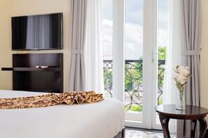 Quarto Duplo Deluxe, vista para o rio | Minibar, cofre no quarto, secretária, Wi-fi grátis 