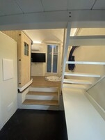 Apartamento presidencial | Roupas de cama premium, edredons de pluma, camas com colchões pillow-top