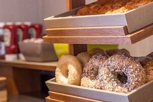 Café da manhã inglês todos os dias mediante uma taxa