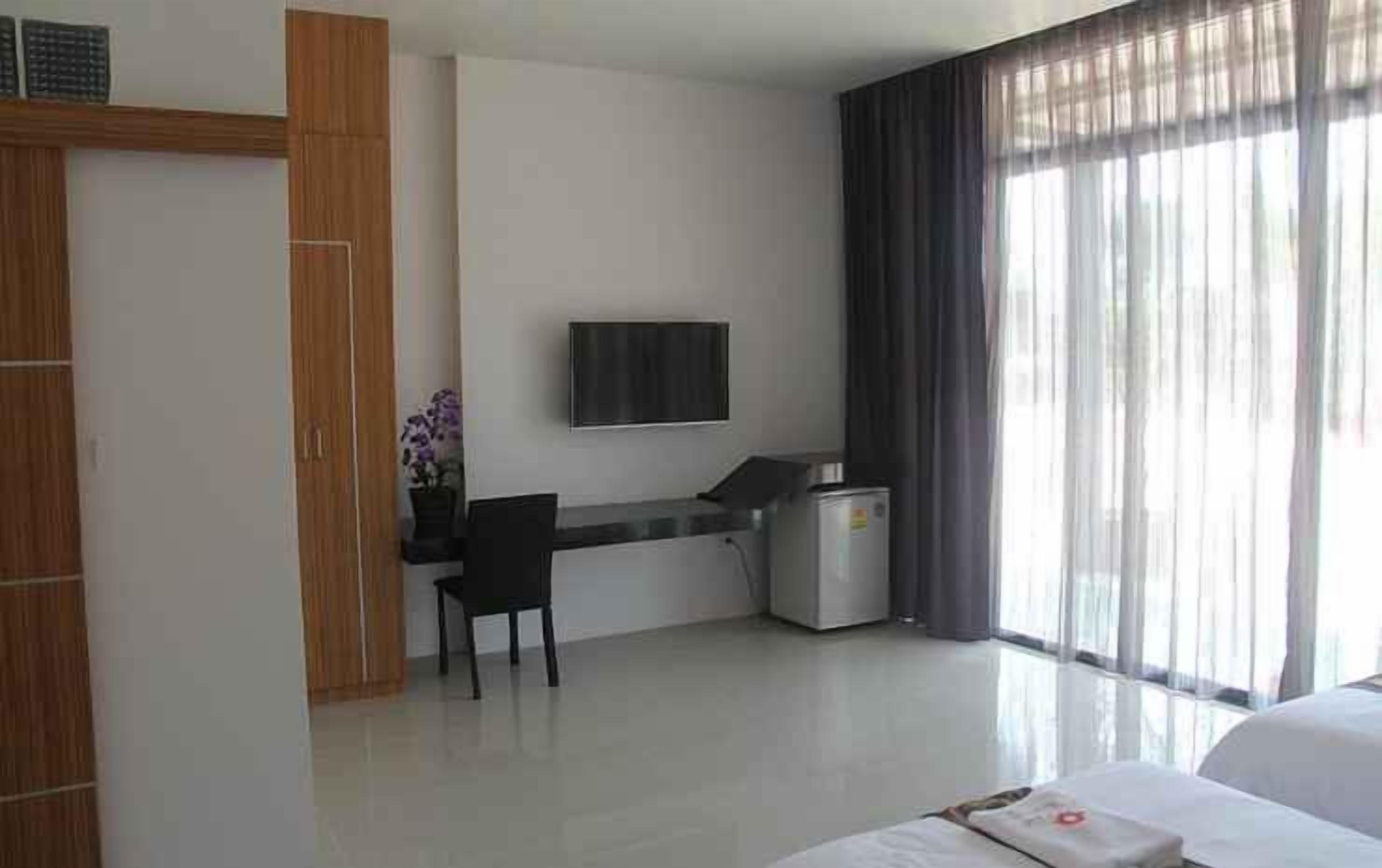 Secretária, Wi-fi grátis, roupa de cama fornecida 