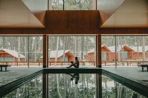 Piscina interior, piscina exterior 