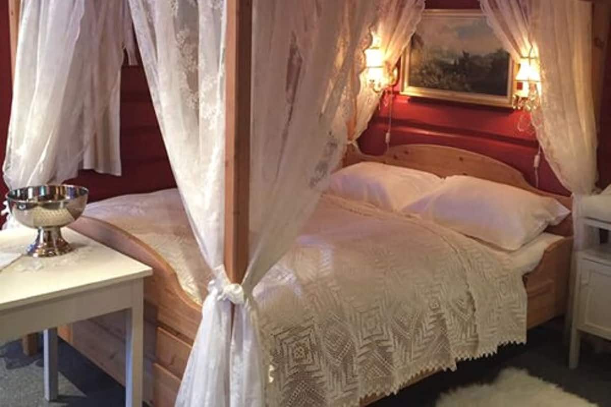 Suite | 1 quarto, com decoração personalizada, com mobília individualizada 