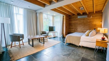 Suite-Estúdio Deluxe | 1 quarto, roupa de alta qualidade, edredões de penas