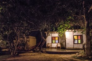 Quarto Quádruplo, vista para o jardim | Edredões de penas, com mobília individualizada, Wi-fi grátis