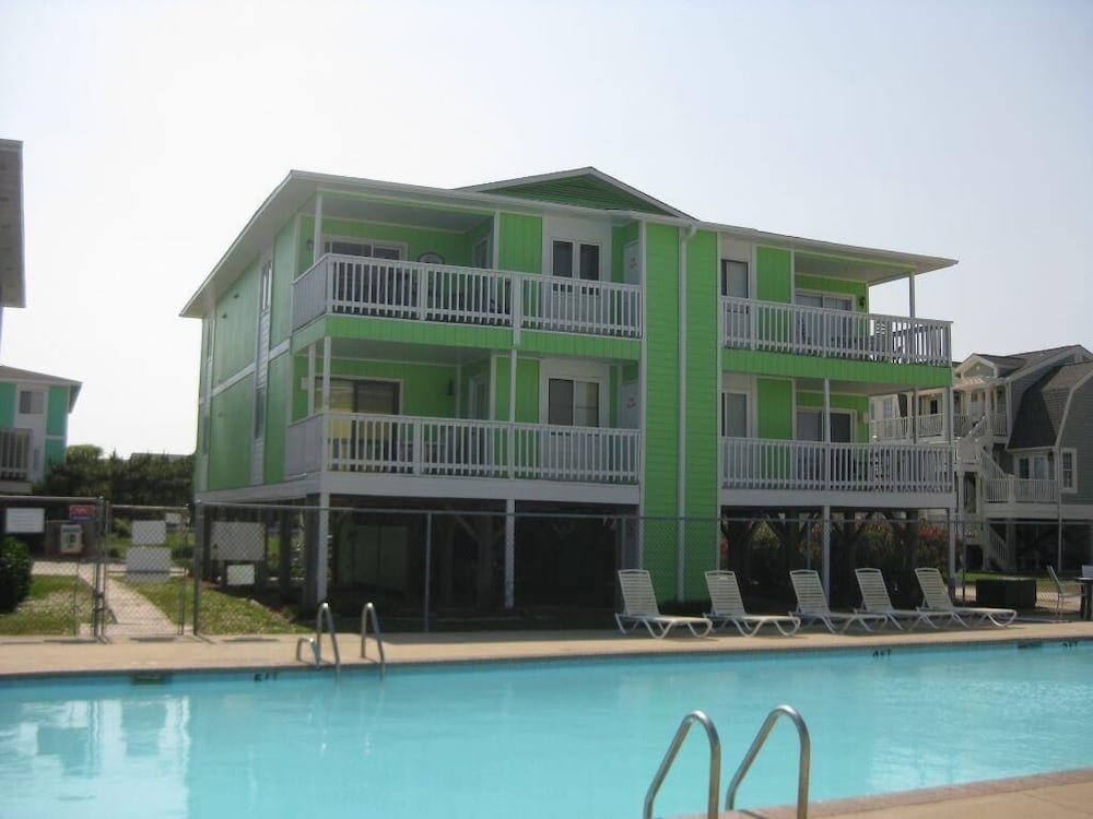 Beauty & The Beach-8b - 2 Br Home - Holden Beach, NC