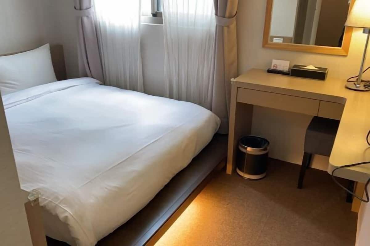 Secretária, cortinas/cortinados opacos, quartos insonorizados