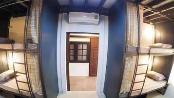 Dormitório Partilhado Superior | Minibar, secretária, quartos insonorizados, Wi-fi grátis