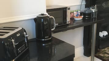 Quarto Duplo Deluxe, casa de banho anexa | Ferro/tábua de engomar, Wi-fi grátis