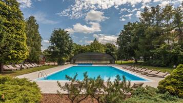 Piscina externa sazonal