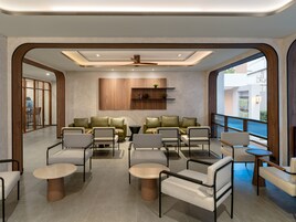 Área de estar no saguão