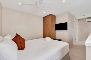 Loft, 1 cama queen-size | Ferro/tábua de engomar, Wi-fi grátis, roupa de cama fornecida 