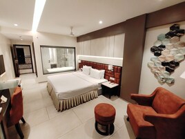Quarto | 1 quarto, roupa de alta qualidade, minibar, cofre no quarto 
