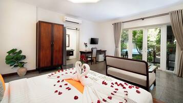 Suite Lua de Mel, varanda, vista para a piscina | Comodidade do quarto