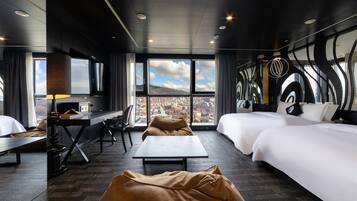 Suite B | 1 quarto, cofres nos quartos, cortinas blackout, quartos à prova de som