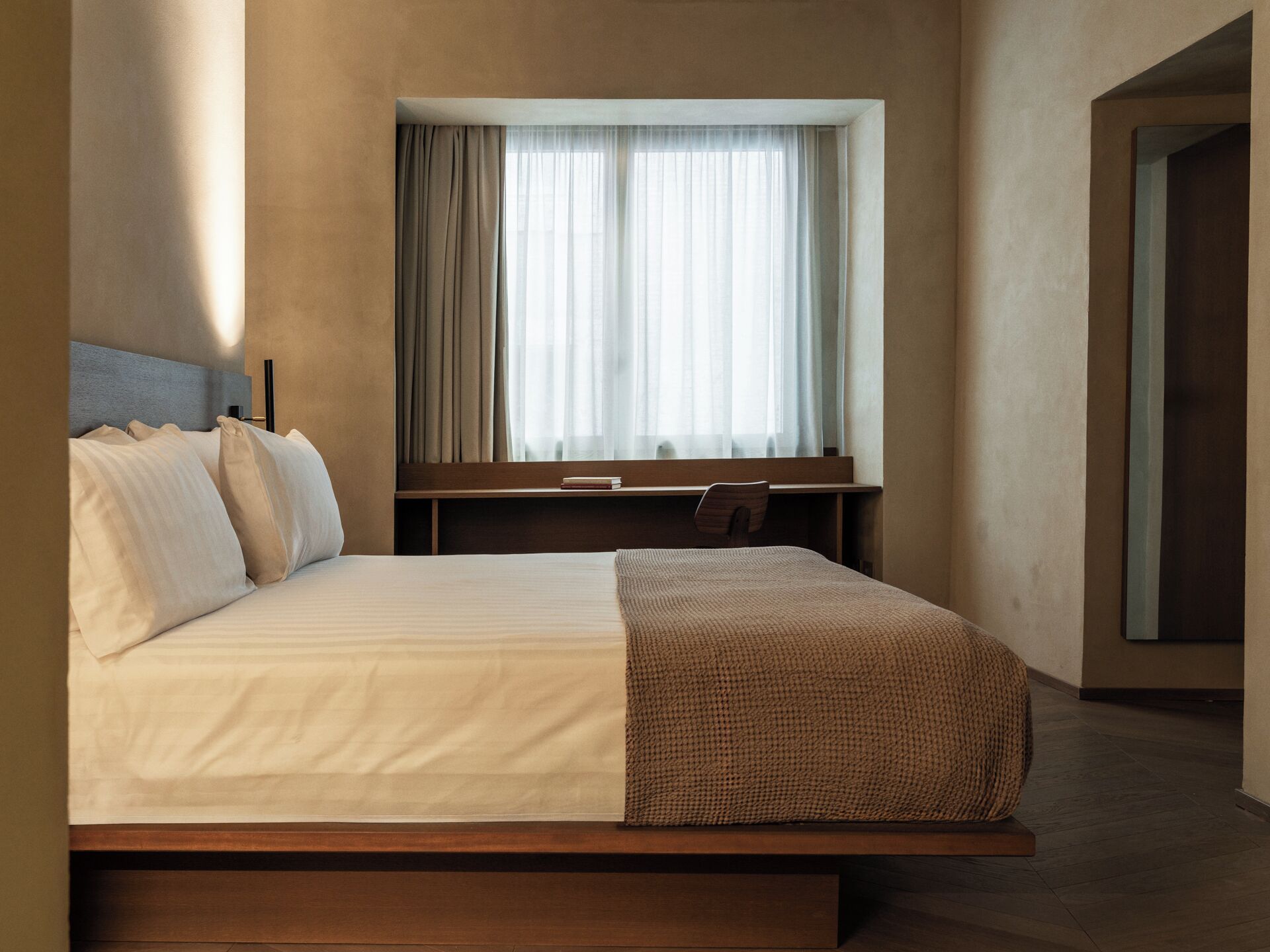 Quarto standard | Roupas de cama premium, cofres nos quartos, escrivaninha