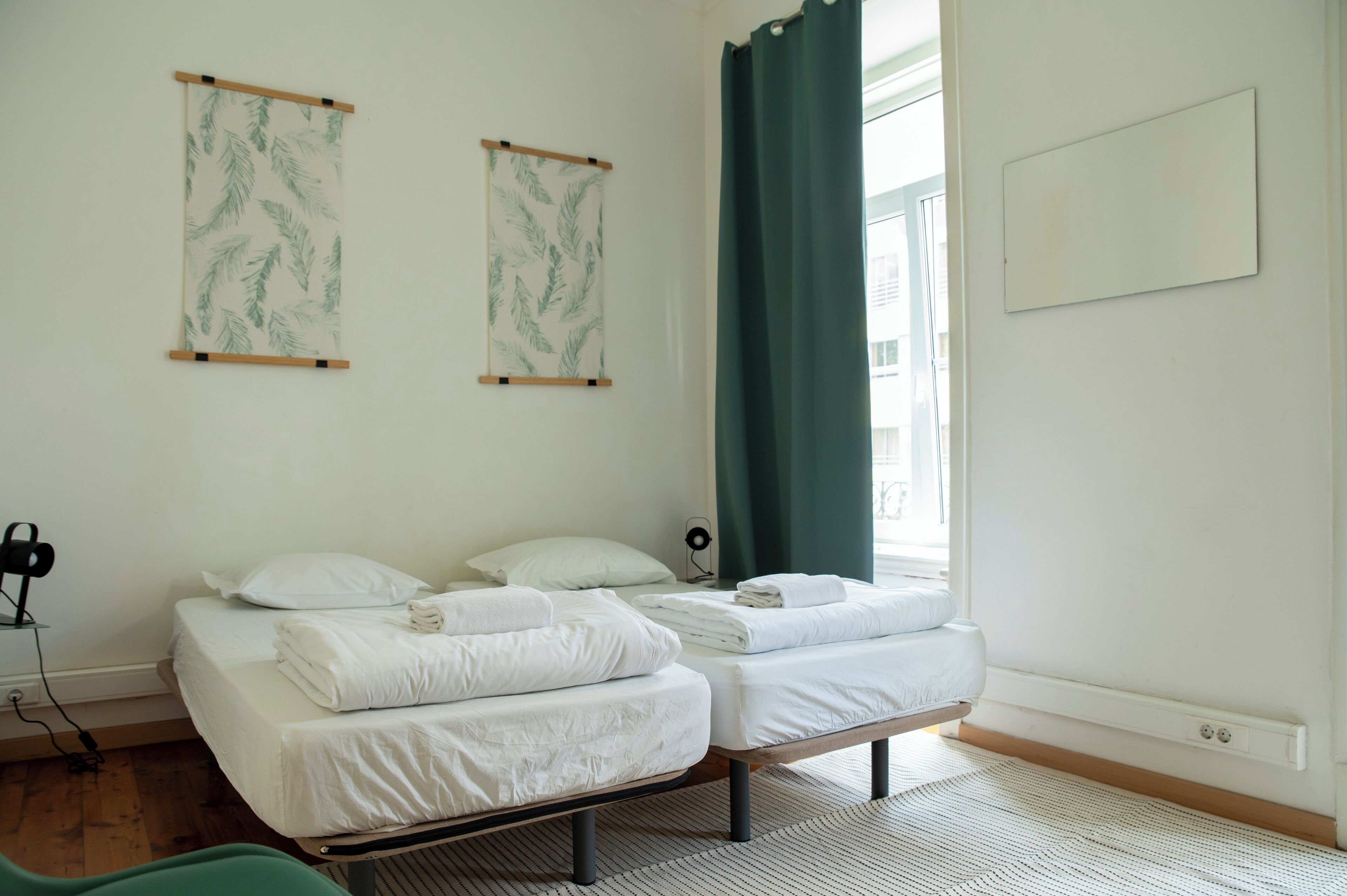 Quarto Duplo, casa de banho partilhada | Wi-fi grátis, roupa de cama fornecida 