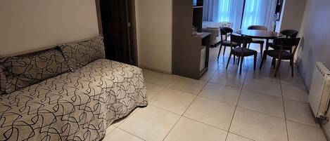 Suíte estúdio superior | Roupas de cama premium, escrivaninha, quartos à prova de som