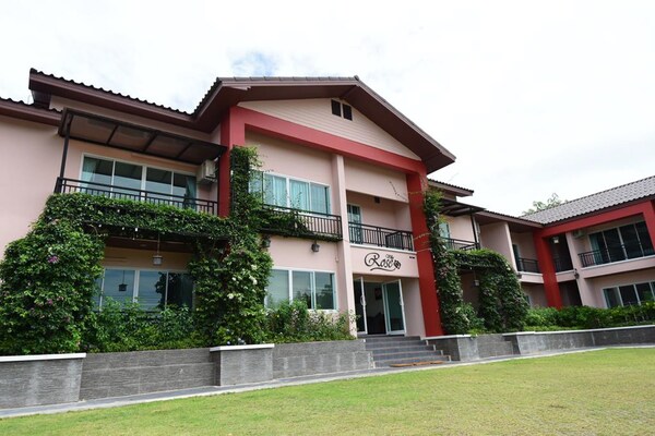 Rose Villa Resort - Pak Chong