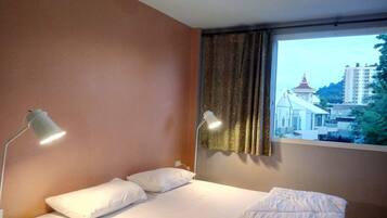 Triple Room, Garden View | Wi-Fi de cortesia, roupa de cama
