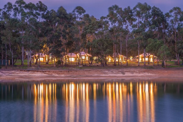 Olio Bello Lakeside Glamping - Cowaramup