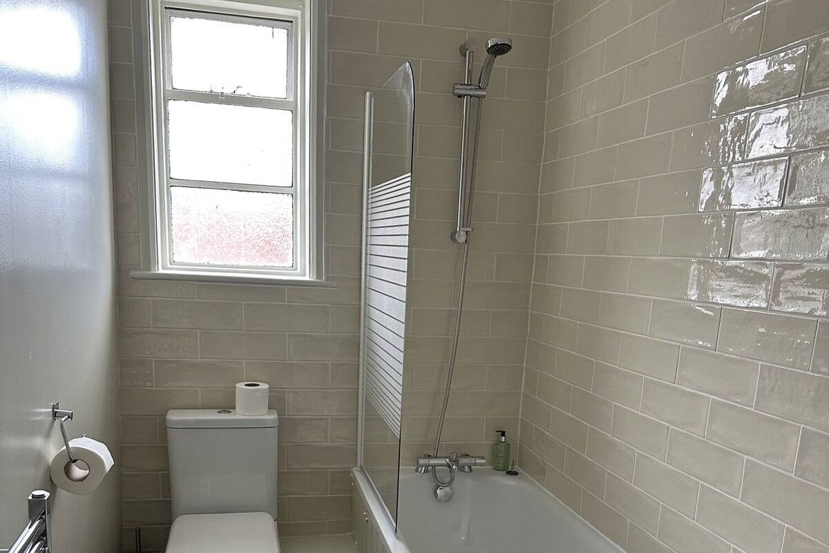 Quarto Duplo Comfort | Casa de banho | Artigos de higiene pessoal grátis, um secador de cabelo 