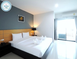 Standard Double Room | Escrivaninha, Wi-Fi de cortesia, roupa de cama