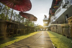 Pequeno-almoço continental diário (80 THB por pessoa)