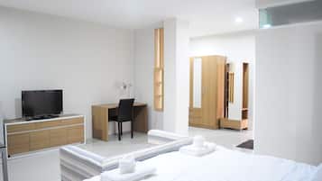 Suite Júnior | Secretária, cortinas/cortinados opacos, Wi-fi grátis