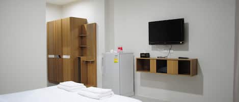 Quarto Standard | Secretária, cortinas/cortinados opacos, Wi-fi grátis