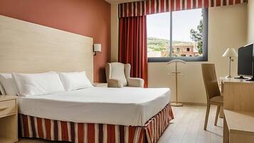 Cofres nos quartos, escrivaninha, cortinas blackout, Wi-Fi de cortesia