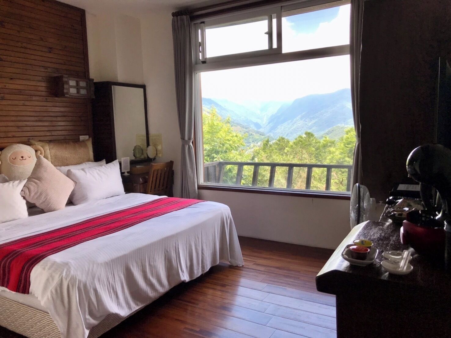 Quarto Clássico com Cama de Casal | Edredões de penas, com mobília individualizada 