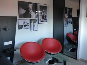 Quarto casal superior | 1 quarto, frigobar, cofres nos quartos, individualmente decorados