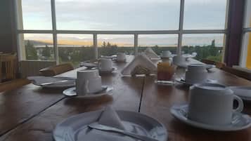 Café da manhã continental grátis todos os dias