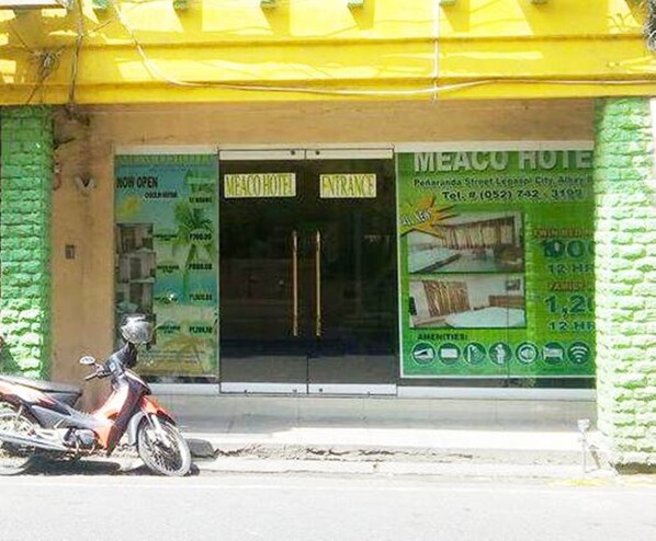 Book Meaco Hotel Legazpi in Legazpi | Hotels.com
