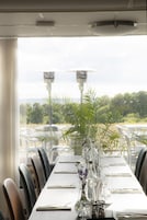 Serviço de café da manhã, culinária escandinava, vistas para o mar