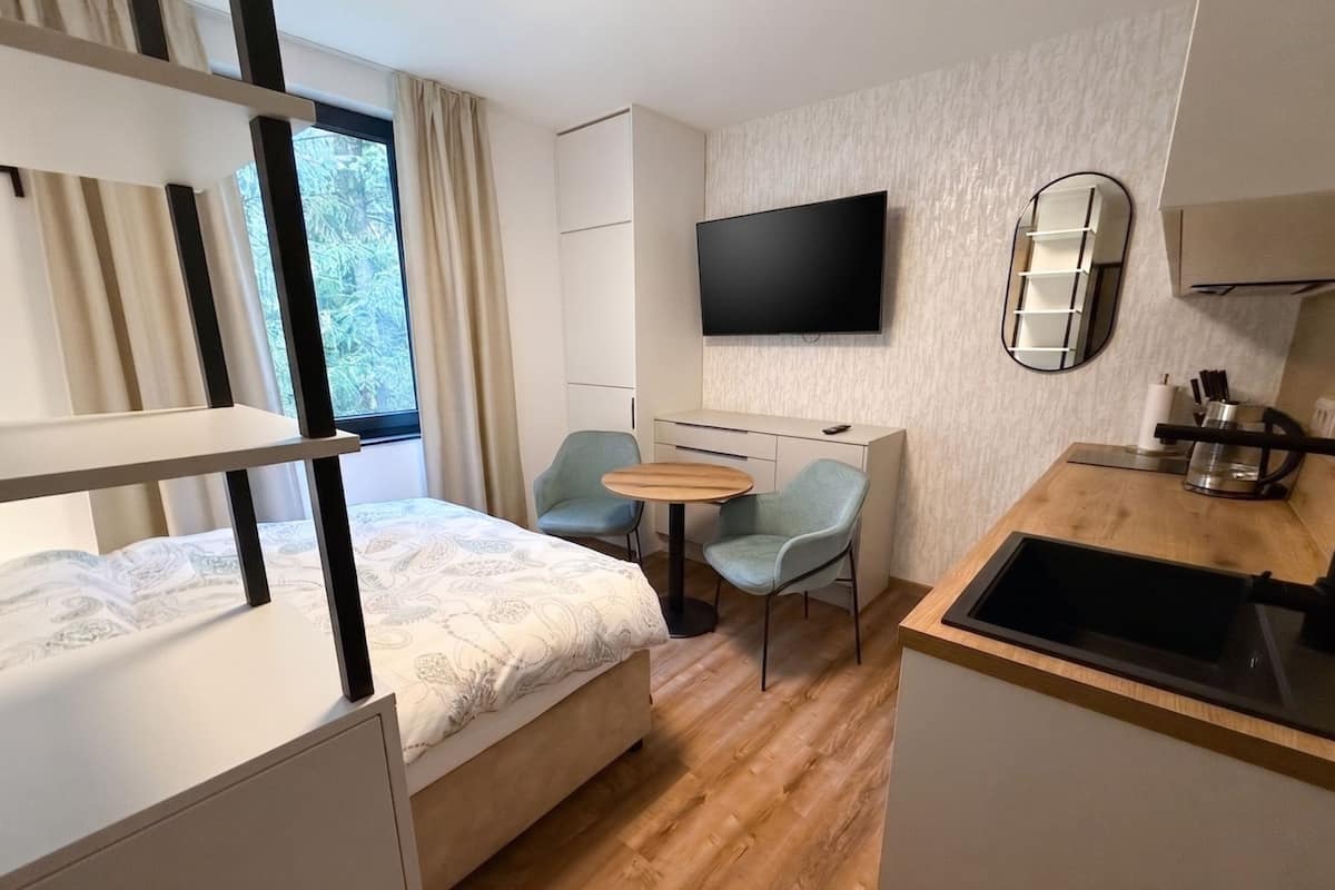 Apartamento Básico | Cortinas/cortinados opacos, quartos insonorizados 